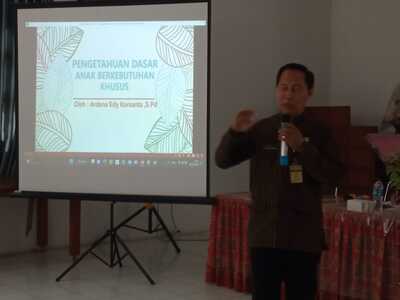 In House Training ( IHT ) Peningkatan Kompetensi Guru SLB Untuk ...